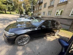 Black BMW 520 2022 in Vilnius, with an engine capacity of 2.00 L and mileage of 182 thousand km for 14900 €, photo 10 on AUTOMOTO.COM.LV