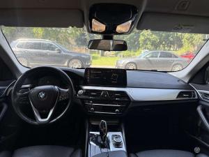 Black BMW 520 2022 in Vilnius, with an engine capacity of 2.00 L and mileage of 182 thousand km for 14900 €, photo 12 on AUTOMOTO.COM.LV