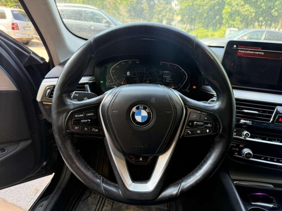 Black BMW 520 2022 in Vilnius, with an engine capacity of 2.00 L and mileage of 182 thousand km for 14900 €, photo 17 on AUTOMOTO.COM.LV