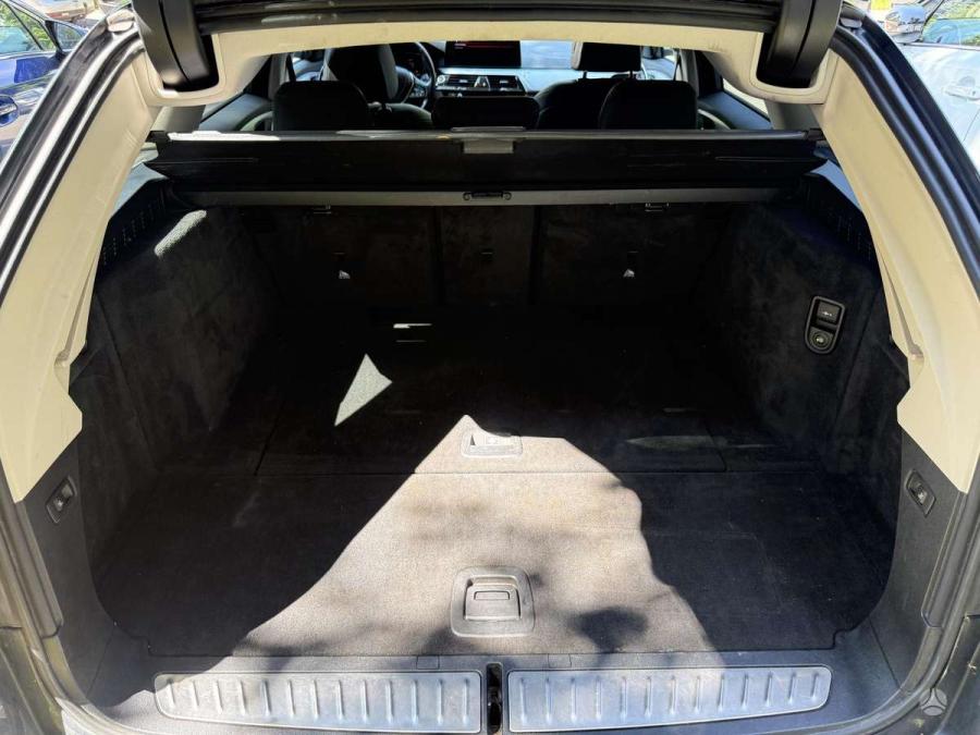 Black BMW 520 2022 in Vilnius, with an engine capacity of 2.00 L and mileage of 182 thousand km for 14900 €, photo 18 on AUTOMOTO.COM.LV