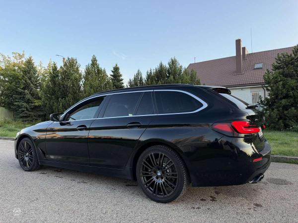 Melns BMW 520 2022 Kauņa, ar dzinēja tilpumu 2.00 L un nobraukumu 400 tūkst. km par 16700 €, foto 7 vietnē AUTOMOTO.COM.LV