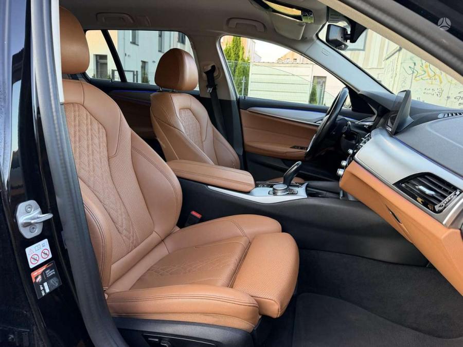 Melns BMW 520 2022 Kauņa, ar dzinēja tilpumu 2.00 L un nobraukumu 400 tūkst. km par 16700 €, foto 11 vietnē AUTOMOTO.COM.LV