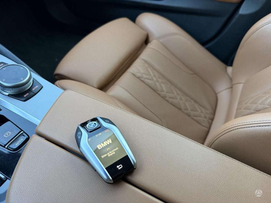 Melns BMW 520 2022 Kauņa, ar dzinēja tilpumu 2.00 L un nobraukumu 400 tūkst. km par 16700 €, foto 20 vietnē AUTOMOTO.COM.LV