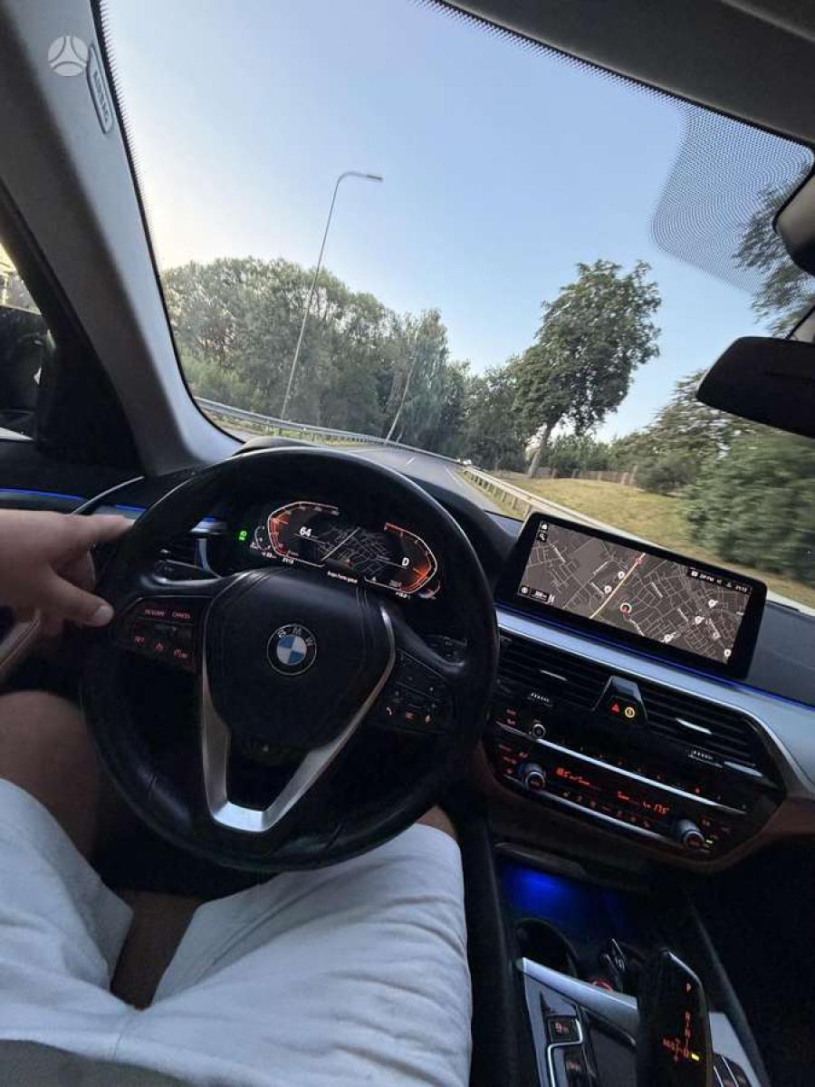 Melns BMW 520 2022 Kauņa, ar dzinēja tilpumu 2.00 L un nobraukumu 400 tūkst. km par 16700 €, foto 26 vietnē AUTOMOTO.COM.LV