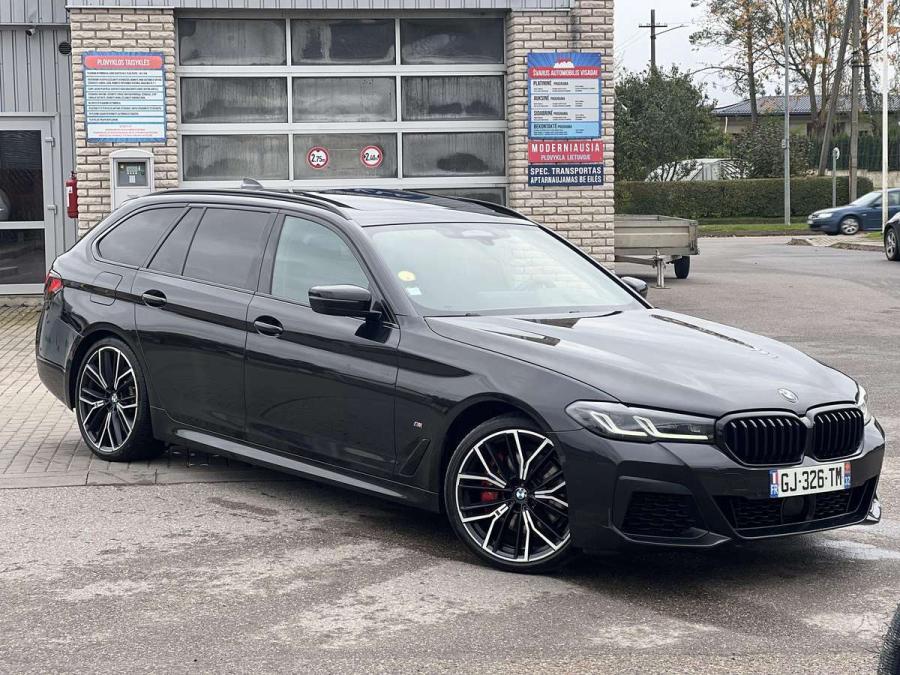 Black BMW 520 2022 in Ukmerge, with an engine capacity of 2.00 L and mileage of 230 thousand km for 22500 €, photo 7 on AUTOMOTO.COM.LV