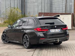 Black BMW 520 2022 in Ukmerge, with an engine capacity of 2.00 L and mileage of 230 thousand km for 22500 €, photo 11 on AUTOMOTO.COM.LV