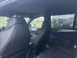Black BMW 520 2022 in Ukmerge, with an engine capacity of 2.00 L and mileage of 230 thousand km for 22500 €, photo 27 on AUTOMOTO.COM.LV