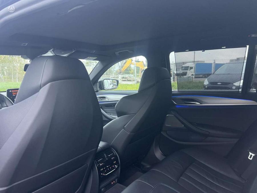 Black BMW 520 2022 in Ukmerge, with an engine capacity of 2.00 L and mileage of 230 thousand km for 22500 €, photo 27 on AUTOMOTO.COM.LV