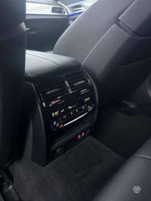 Black BMW 520 2022 in Ukmerge, with an engine capacity of 2.00 L and mileage of 230 thousand km for 22500 €, photo 36 on AUTOMOTO.COM.LV