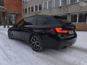 Black BMW 520 2023 in Siauliai, with an engine capacity of 2.00 L and mileage of 180 thousand km for 34999 €, photo 2 on AUTOMOTO.COM.LV