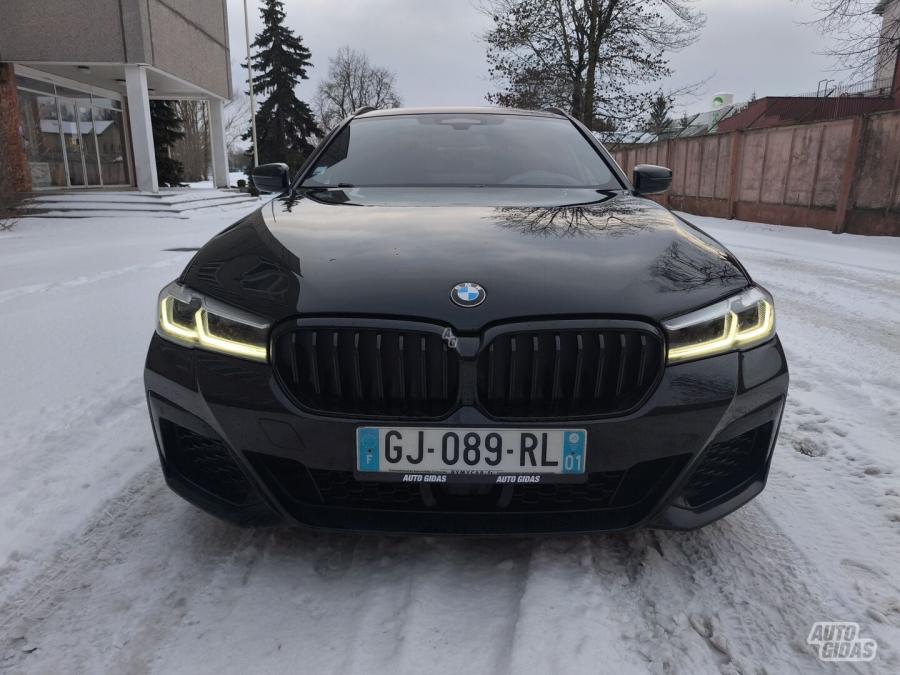 Black BMW 520 2023 in Siauliai, with an engine capacity of 2.00 L and mileage of 180 thousand km for 34999 €, photo 5 on AUTOMOTO.COM.LV