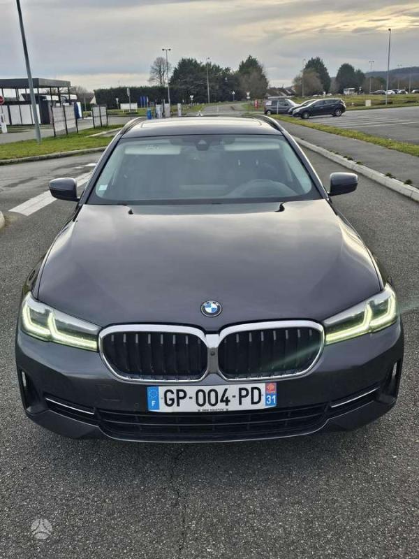 Melns BMW 520 2023 Tauragė, ar dzinēja tilpumu 2.00 L un nobraukumu 249 tūkst. km par 22900 €, foto 1 vietnē AUTOMOTO.COM.LV