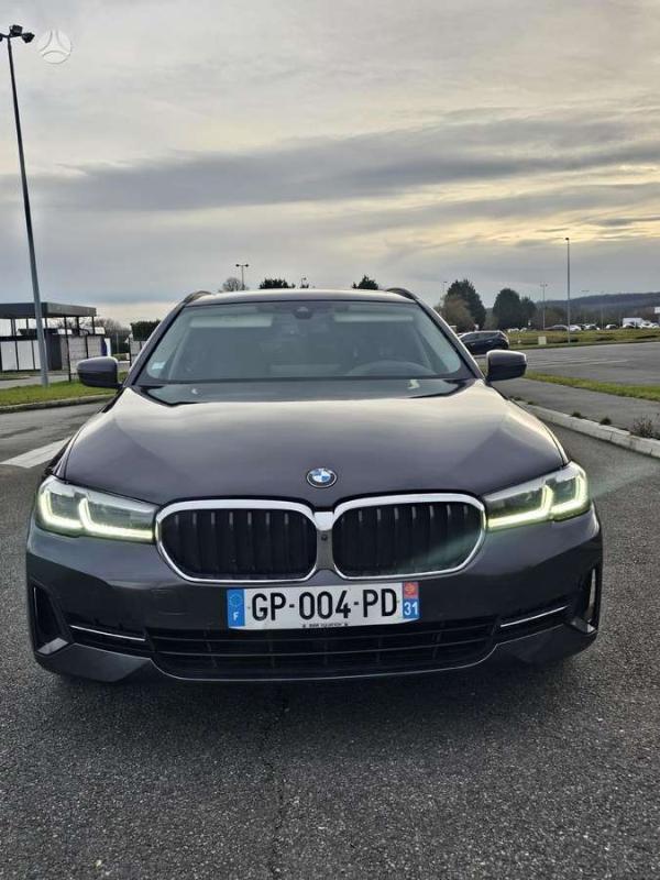 Melns BMW 520 2023 Tauragė, ar dzinēja tilpumu 2.00 L un nobraukumu 249 tūkst. km par 22900 €, foto 2 vietnē AUTOMOTO.COM.LV