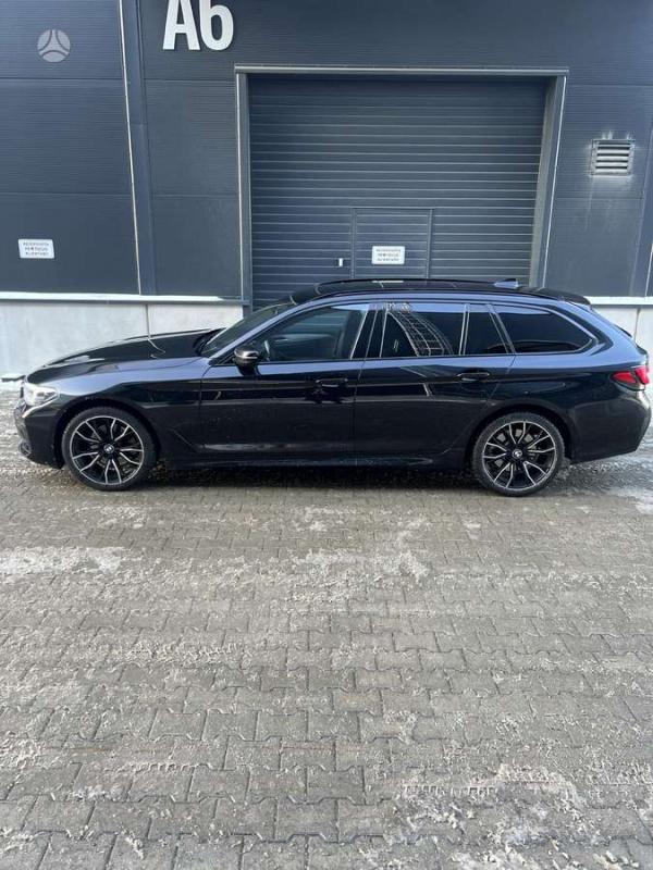 Melns BMW 520 2023 Kauņa, ar dzinēja tilpumu 2.00 L un nobraukumu 78 tūkst. km par 33900 €, foto 3 vietnē AUTOMOTO.COM.LV