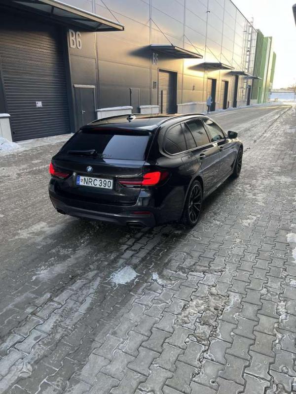 Melns BMW 520 2023 Kauņa, ar dzinēja tilpumu 2.00 L un nobraukumu 78 tūkst. km par 33900 €, foto 5 vietnē AUTOMOTO.COM.LV