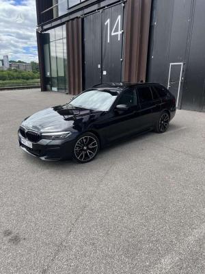 Melns BMW 520 2023 Kauņa, ar dzinēja tilpumu 2.00 L un nobraukumu 84 tūkst. km par 33500 €, foto  vietnē AUTOMOTO.COM.LV