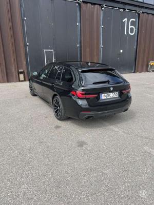 Melns BMW 520 2023 Kauņa, ar dzinēja tilpumu 2.00 L un nobraukumu 84 tūkst. km par 33500 €, foto 5 vietnē AUTOMOTO.COM.LV