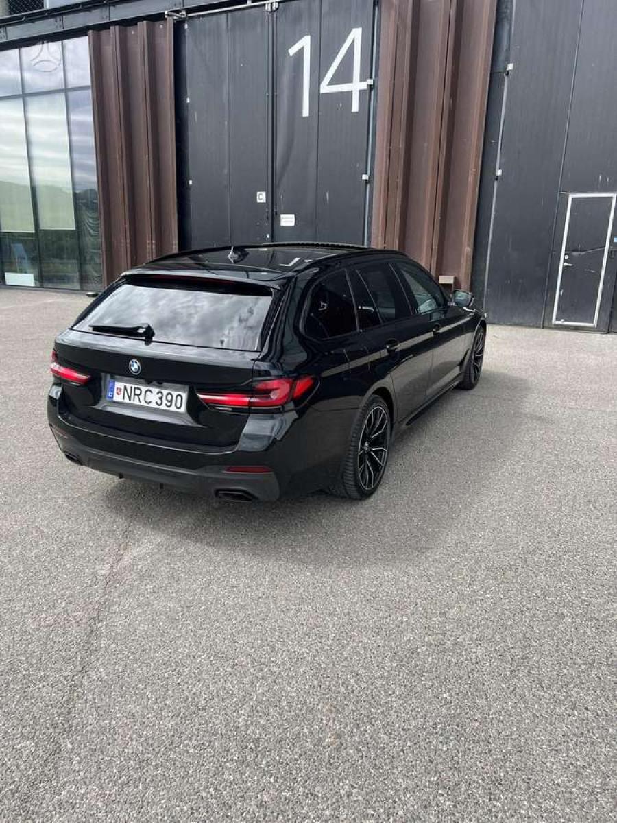 Melns BMW 520 2023 Kauņa, ar dzinēja tilpumu 2.00 L un nobraukumu 84 tūkst. km par 33500 €, foto 6 vietnē AUTOMOTO.COM.LV