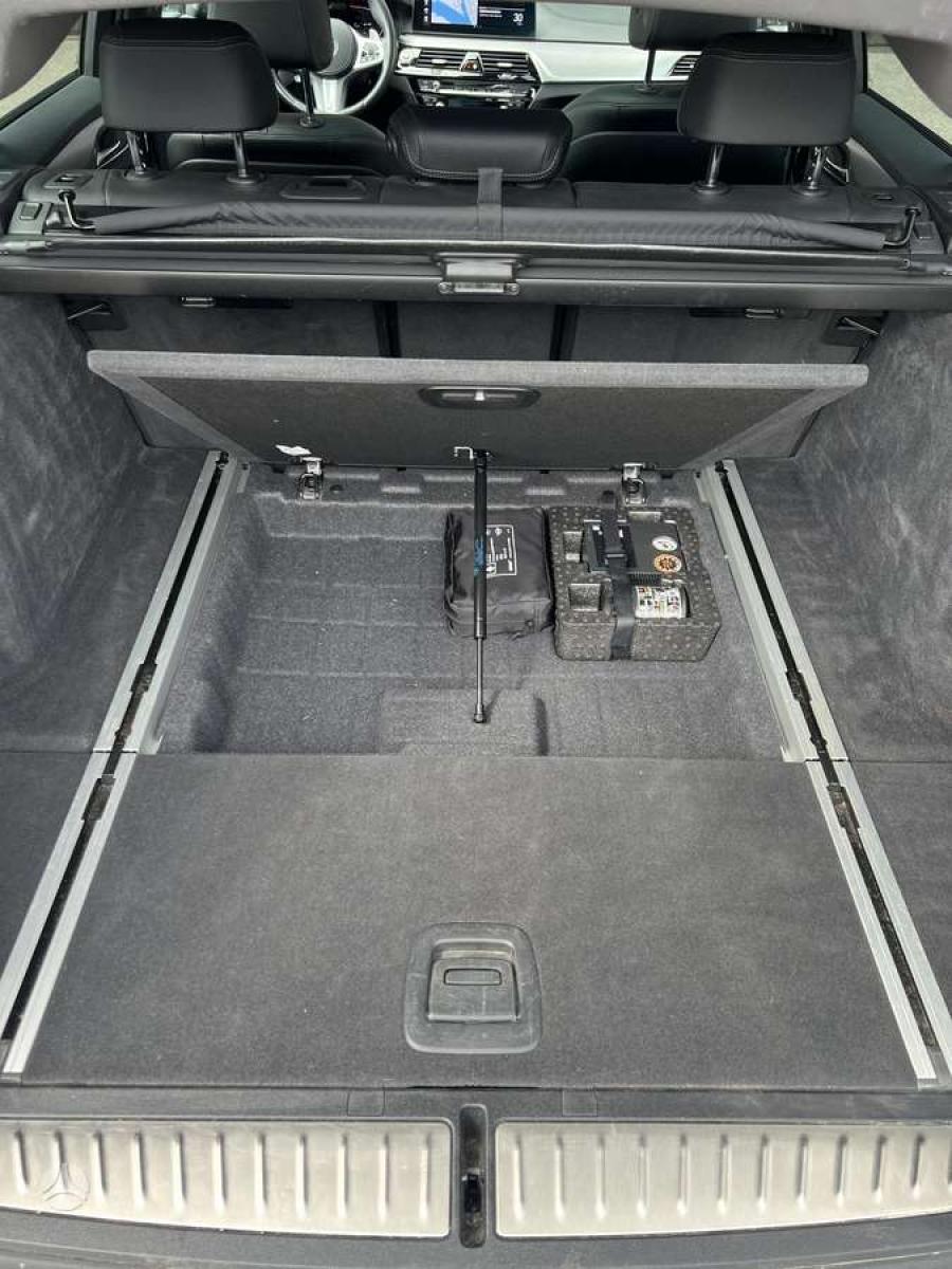 Melns BMW 520 2023 Kauņa, ar dzinēja tilpumu 2.00 L un nobraukumu 84 tūkst. km par 33500 €, foto 9 vietnē AUTOMOTO.COM.LV