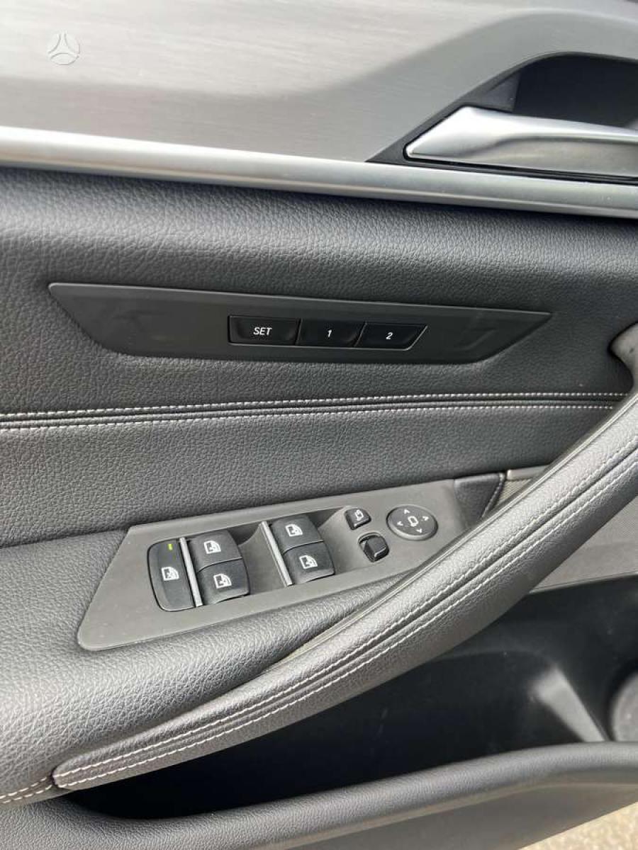 Melns BMW 520 2023 Kauņa, ar dzinēja tilpumu 2.00 L un nobraukumu 84 tūkst. km par 33500 €, foto 20 vietnē AUTOMOTO.COM.LV