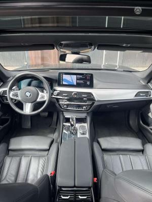 Melns BMW 520 2023 Kauņa, ar dzinēja tilpumu 2.00 L un nobraukumu 84 tūkst. km par 33500 €, foto 26 vietnē AUTOMOTO.COM.LV
