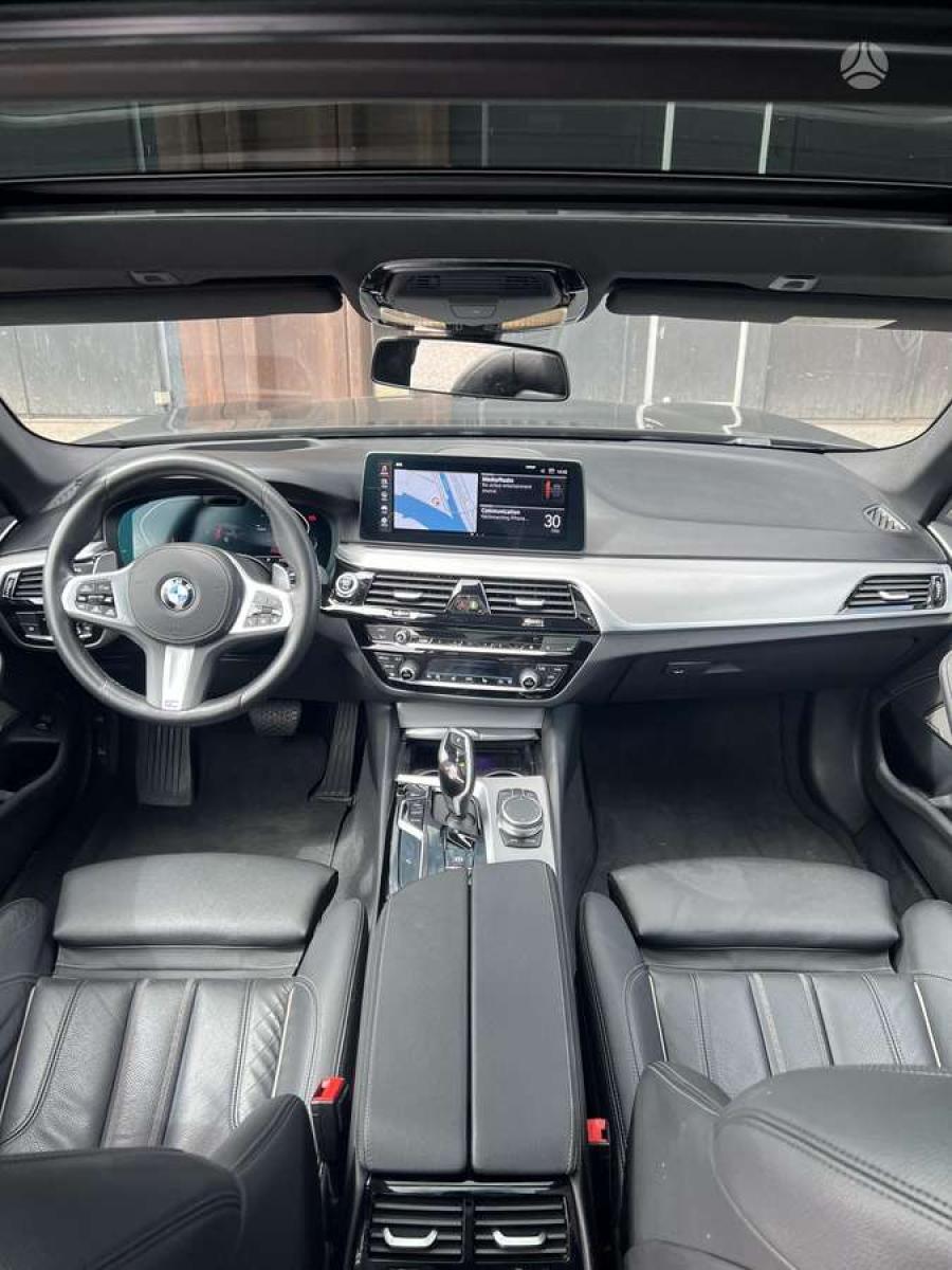 Melns BMW 520 2023 Kauņa, ar dzinēja tilpumu 2.00 L un nobraukumu 84 tūkst. km par 33500 €, foto 26 vietnē AUTOMOTO.COM.LV