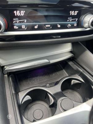 Melns BMW 520 2023 Kauņa, ar dzinēja tilpumu 2.00 L un nobraukumu 84 tūkst. km par 33500 €, foto 31 vietnē AUTOMOTO.COM.LV
