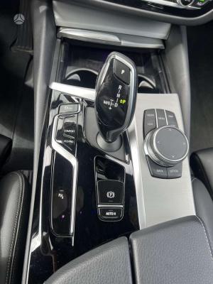 Melns BMW 520 2023 Kauņa, ar dzinēja tilpumu 2.00 L un nobraukumu 84 tūkst. km par 33500 €, foto 32 vietnē AUTOMOTO.COM.LV