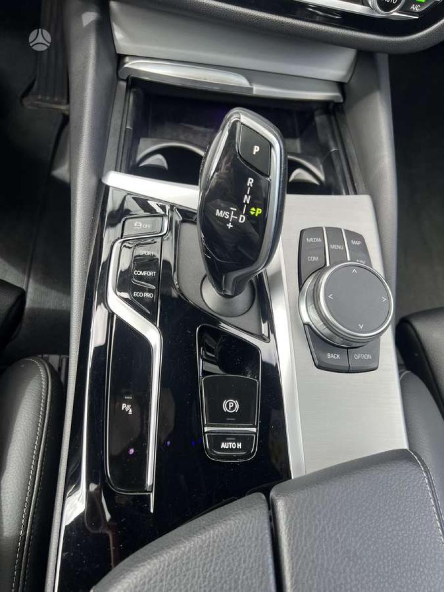 Melns BMW 520 2023 Kauņa, ar dzinēja tilpumu 2.00 L un nobraukumu 84 tūkst. km par 33500 €, foto 32 vietnē AUTOMOTO.COM.LV