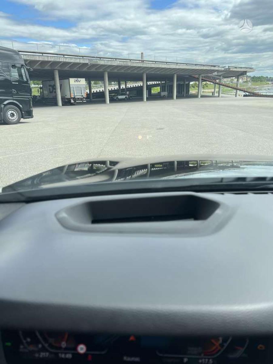 Melns BMW 520 2023 Kauņa, ar dzinēja tilpumu 2.00 L un nobraukumu 84 tūkst. km par 33500 €, foto 33 vietnē AUTOMOTO.COM.LV