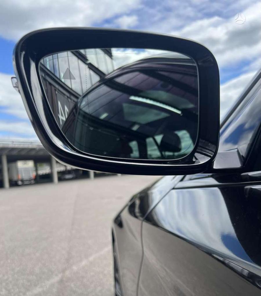Melns BMW 520 2023 Kauņa, ar dzinēja tilpumu 2.00 L un nobraukumu 84 tūkst. km par 33500 €, foto 34 vietnē AUTOMOTO.COM.LV