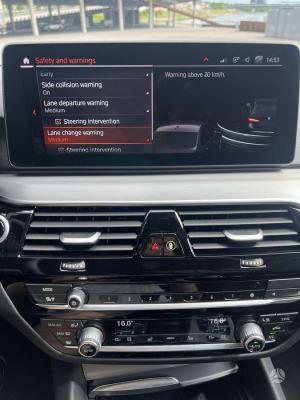 Melns BMW 520 2023 Kauņa, ar dzinēja tilpumu 2.00 L un nobraukumu 84 tūkst. km par 33500 €, foto 41 vietnē AUTOMOTO.COM.LV