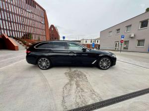 Black BMW 520 2023 in Klaipeda, with an engine capacity of 2.00 L and mileage of 99 thousand km for 28500 €, photo 4 on AUTOMOTO.COM.LV
