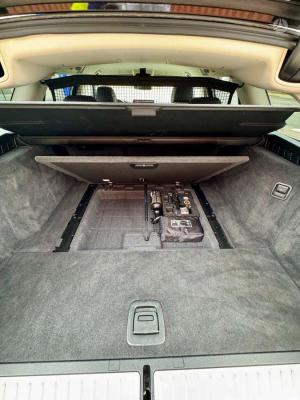 Black BMW 520 2023 in Klaipeda, with an engine capacity of 2.00 L and mileage of 99 thousand km for 28500 €, photo 12 on AUTOMOTO.COM.LV