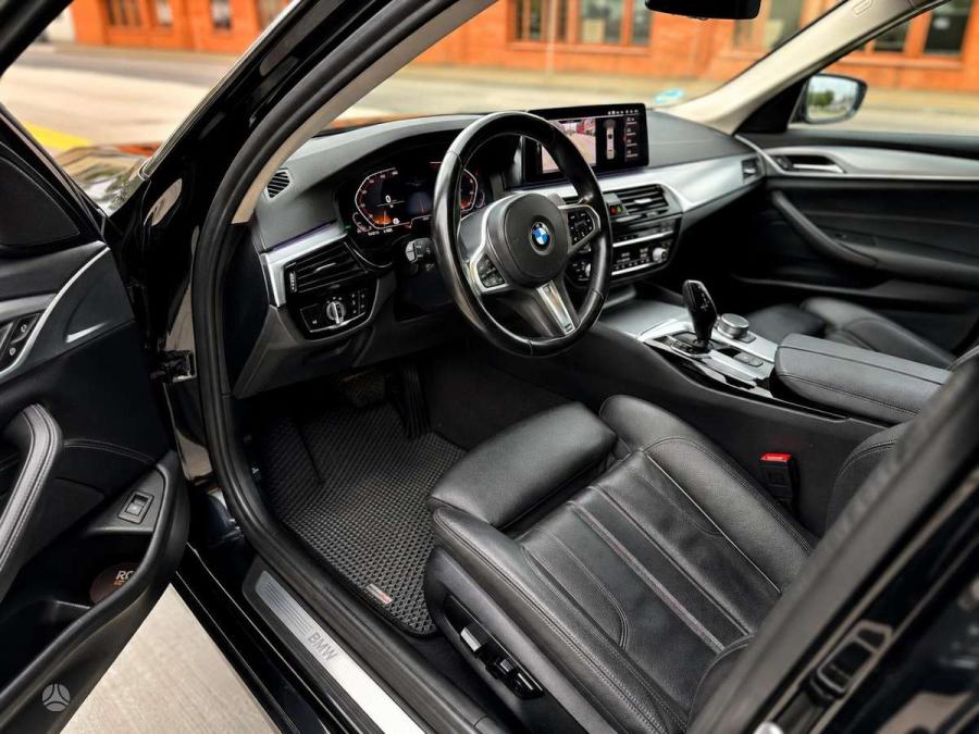 Black BMW 520 2023 in Klaipeda, with an engine capacity of 2.00 L and mileage of 99 thousand km for 28500 €, photo 13 on AUTOMOTO.COM.LV
