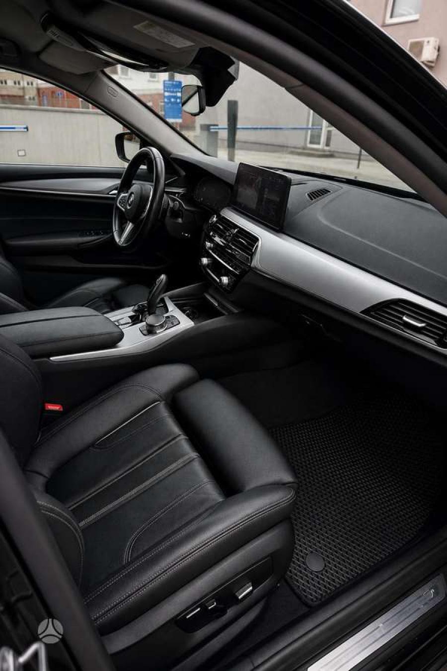 Black BMW 520 2023 in Klaipeda, with an engine capacity of 2.00 L and mileage of 99 thousand km for 28500 €, photo 15 on AUTOMOTO.COM.LV