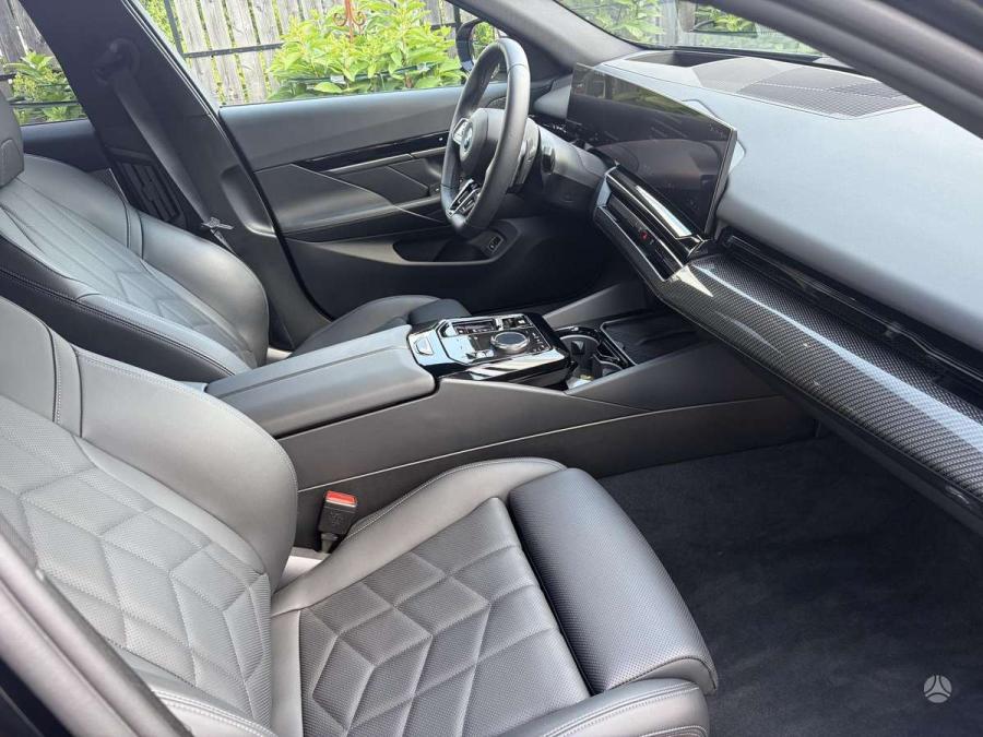 Melns BMW 520 2024 Kauņa, ar dzinēja tilpumu 0.00 L un nobraukumu 21 tūkst. km par 45000 €, foto 9 vietnē AUTOMOTO.COM.LV