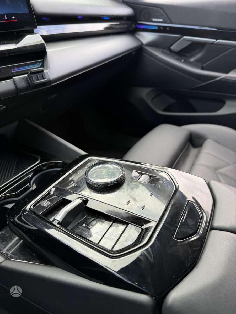 Melns BMW 520 2024 Kauņa, ar dzinēja tilpumu 2.00 L un nobraukumu 85 tūkst. km par 24850 €, foto 11 vietnē AUTOMOTO.COM.LV