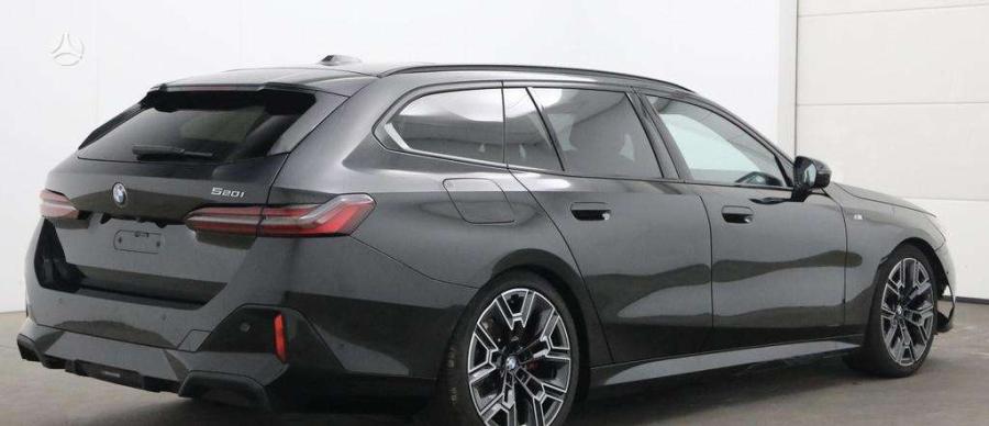Melns BMW 520 2025 Kauņa, ar dzinēja tilpumu 2.00 L un nobraukumu 4 tūkst. km par 37994 €, foto 3 vietnē AUTOMOTO.COM.LV