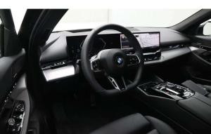 Melns BMW 520 2025 Kauņa, ar dzinēja tilpumu 2.00 L un nobraukumu 4 tūkst. km par 37994 €, foto 16 vietnē AUTOMOTO.COM.LV