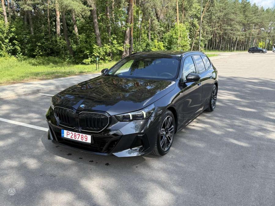 Черный БМВ 520 2025 в Каунас, объемом двигателя 2.00 л и пробегом 39 тыс. км за 51909 €, фото 1 на AUTOMOTO.COM.LV