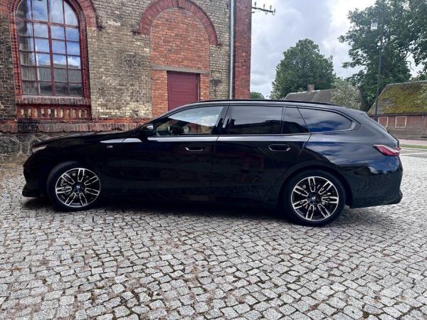Melns BMW 520 2025 Ventspils, ar dzinēja tilpumu 2.00 L un nobraukumu 43 tūkst. km par 55000 €, foto 5 vietnē AUTOMOTO.COM.LV
