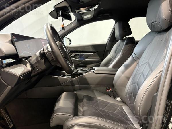 Black BMW 520 2025 in Ventspils, with an engine capacity of 2.00 L and mileage of 50 thousand km for 51990 €, photo 6 on AUTOMOTO.COM.LV