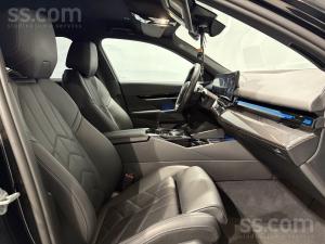 Melns BMW 520 2025 Ventspils, ar dzinēja tilpumu 2.00 L un nobraukumu 50 tūkst. km par 51990 €, foto 8 vietnē AUTOMOTO.COM.LV