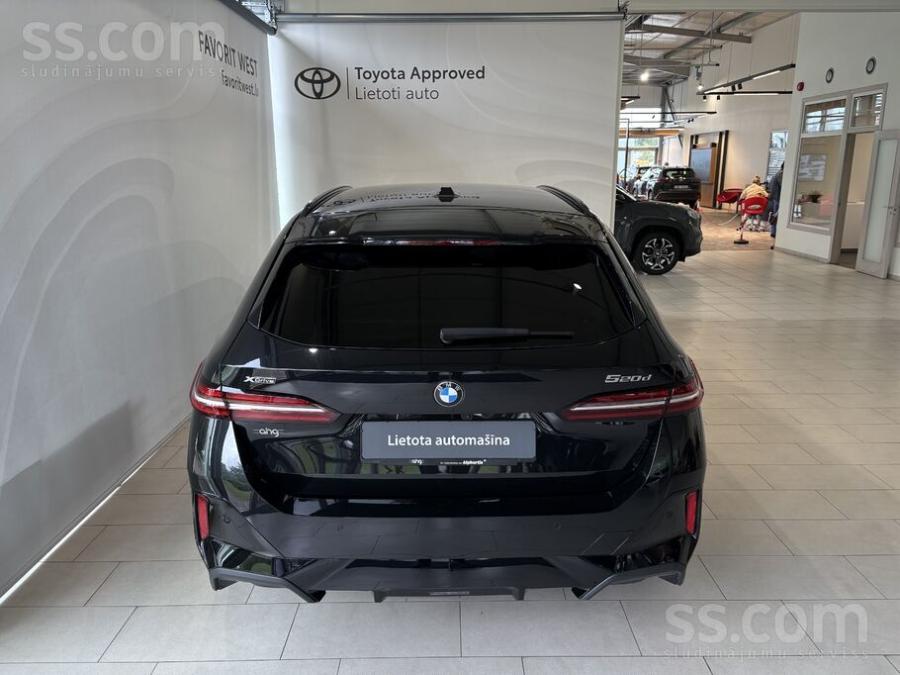 Melns BMW 520 2025 Ventspils, ar dzinēja tilpumu 2.00 L un nobraukumu 50 tūkst. km par 51990 €, foto 28 vietnē AUTOMOTO.COM.LV