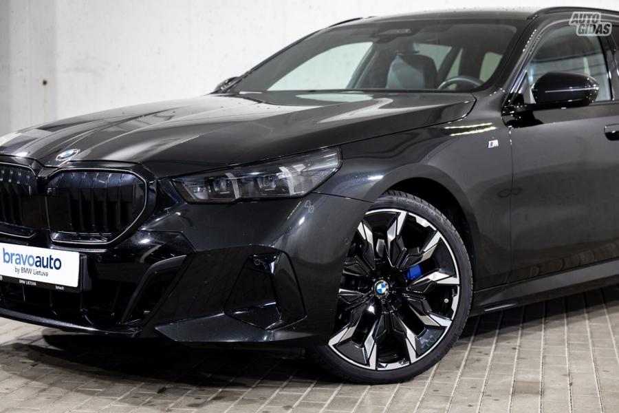 Melns BMW 520 2025 Viļņa, ar dzinēja tilpumu 2.00 L un nobraukumu 64 tūkst. km par 56771 €, foto 3 vietnē AUTOMOTO.COM.LV