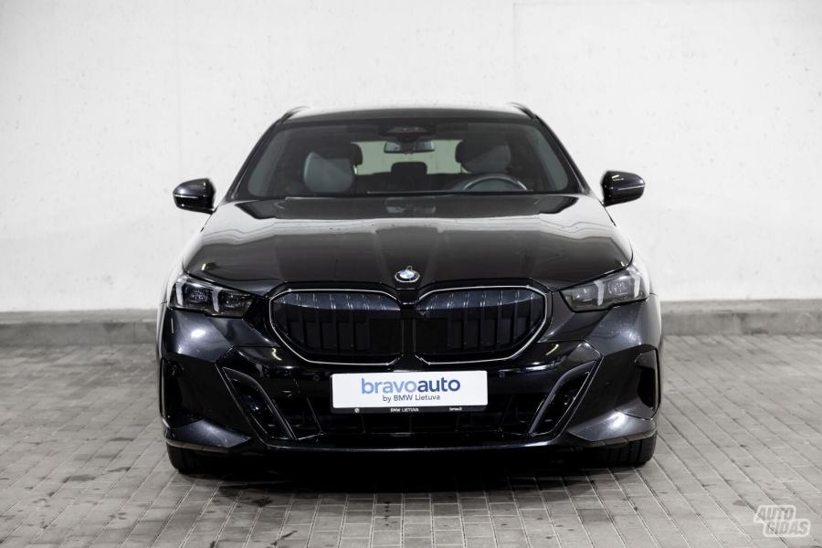 Melns BMW 520 2025 Viļņa, ar dzinēja tilpumu 2.00 L un nobraukumu 64 tūkst. km par 56771 €, foto 5 vietnē AUTOMOTO.COM.LV