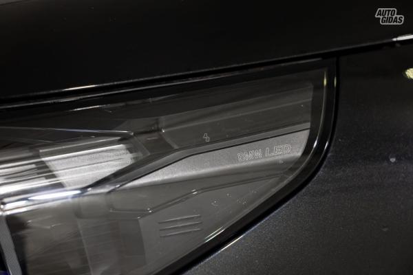 Black BMW 520 2025 in Vilnius, with an engine capacity of 2.00 L and mileage of 64 thousand km for 56771 €, photo 6 on AUTOMOTO.COM.LV