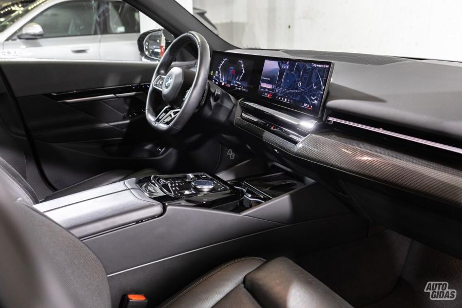 Melns BMW 520 2025 Viļņa, ar dzinēja tilpumu 2.00 L un nobraukumu 64 tūkst. km par 56771 €, foto 21 vietnē AUTOMOTO.COM.LV