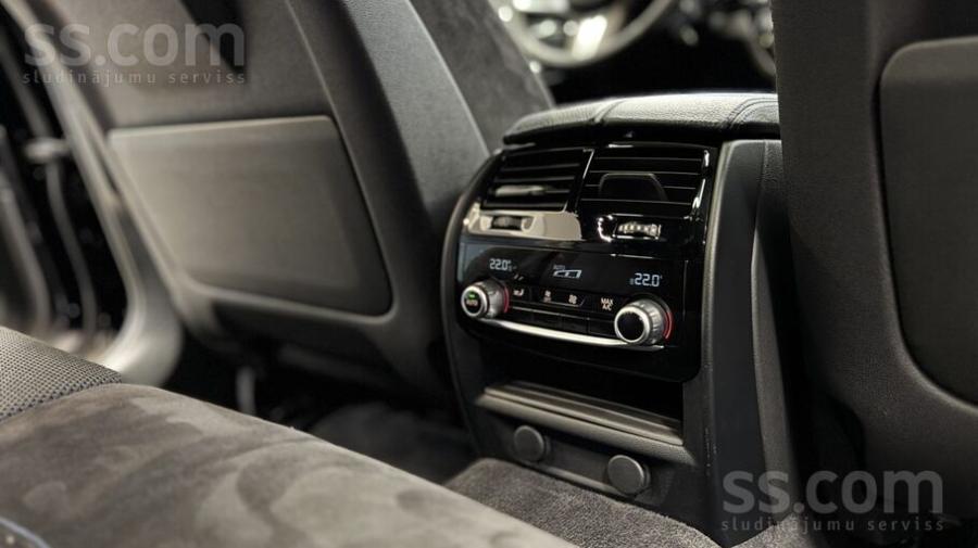 Blue BMW 520 2017 in Riga, with an engine capacity of 2.00 L and mileage of 163 thousand km for 18490 €, photo 18 on AUTOMOTO.COM.LV